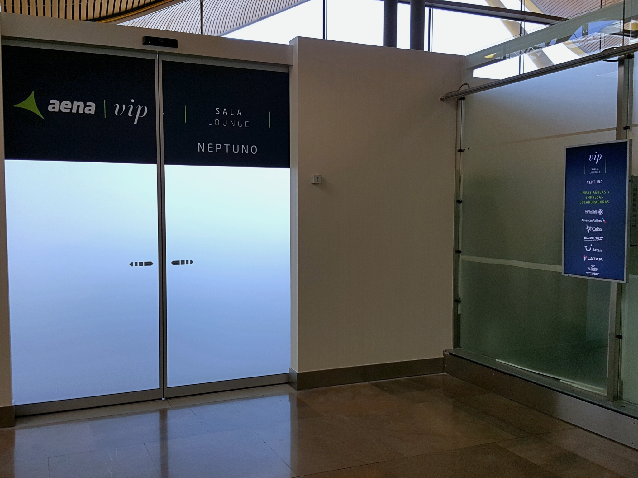 Sala VIP Neptuno en la Terminal 4S en el Aeropuerto de Madrid - Barajas ...